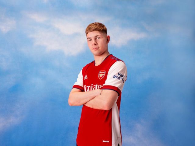 Video: Arsenal announce Emile Smith Rowe new contract & shirt number ...