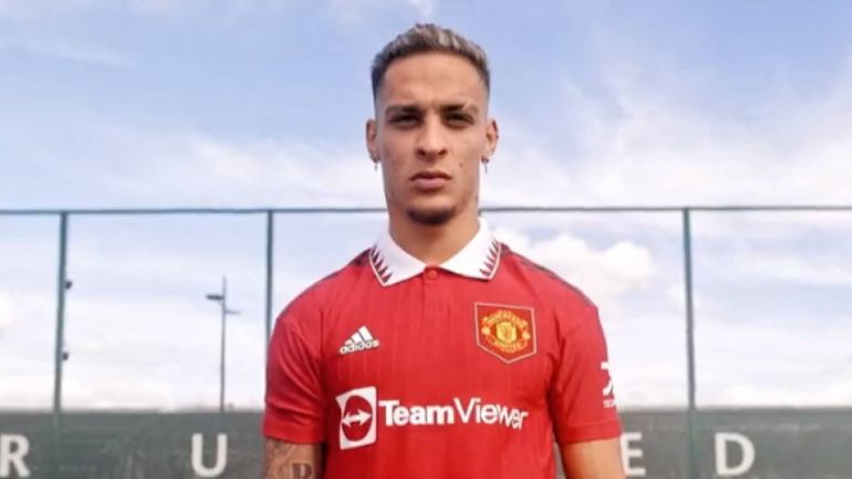 Video: Antony scores on debut to put Man United ahead over Arsenal