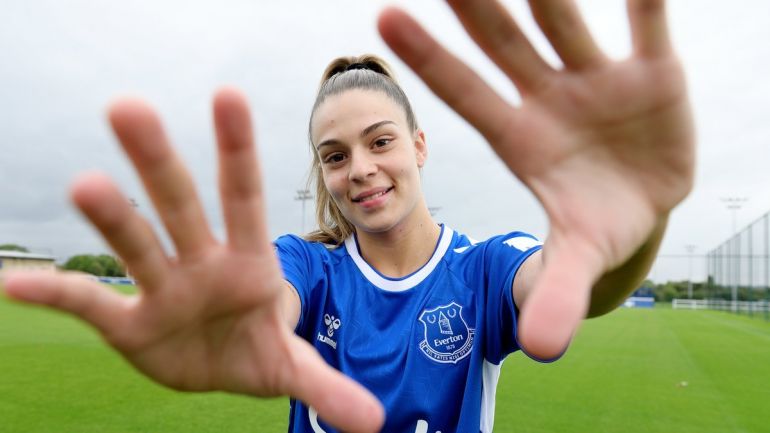 Looks like Brazilian Gio Queiroz is on her way back to Arsenal Women ...