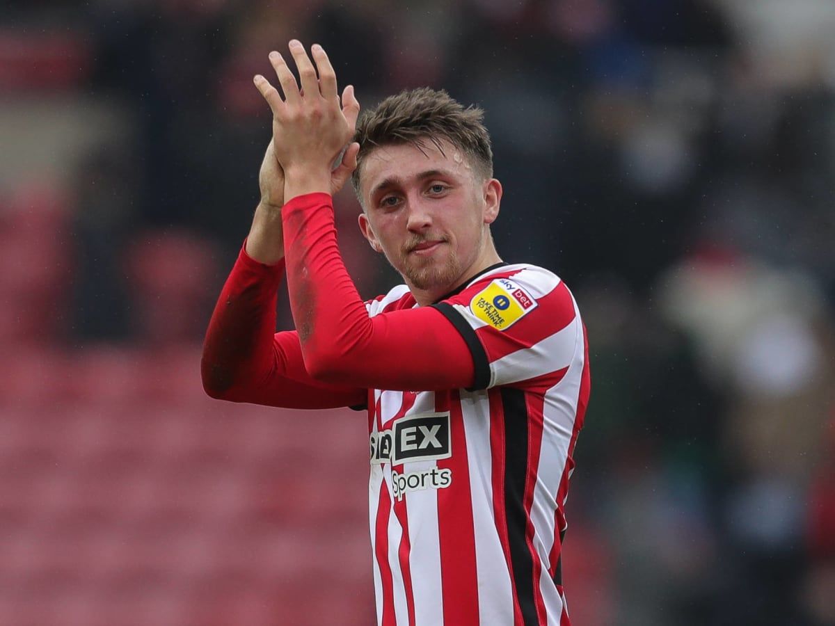 Arsenal battling with Premier League rivals for Sunderland star - Just ...