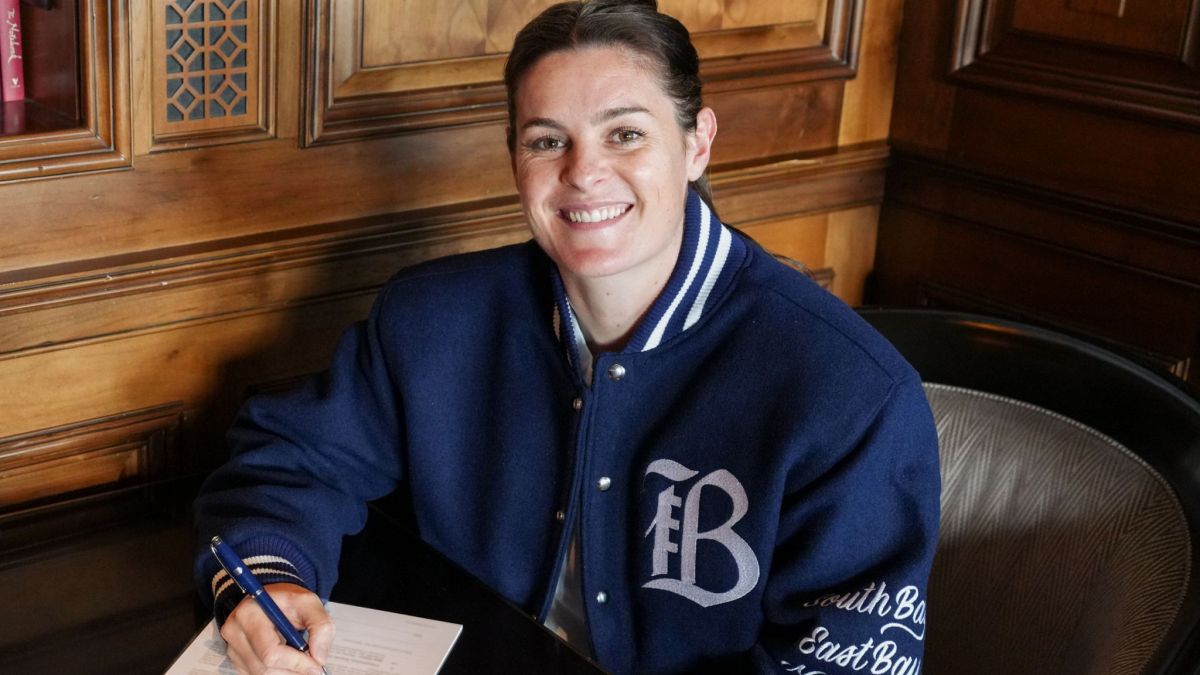 "Once a Gooner.." Arsenal Women's former centre-backs meet up in ...