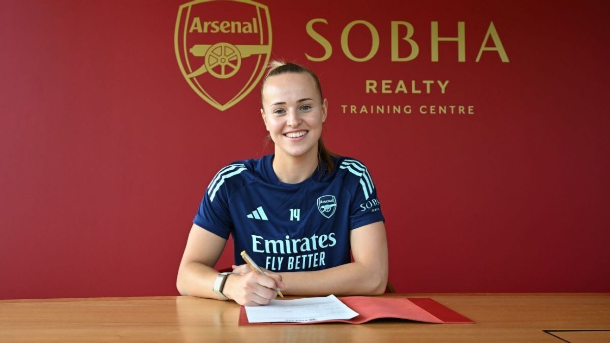 "It's a very nice step for her" Vivianne Miedema on Van Domselaar's ...