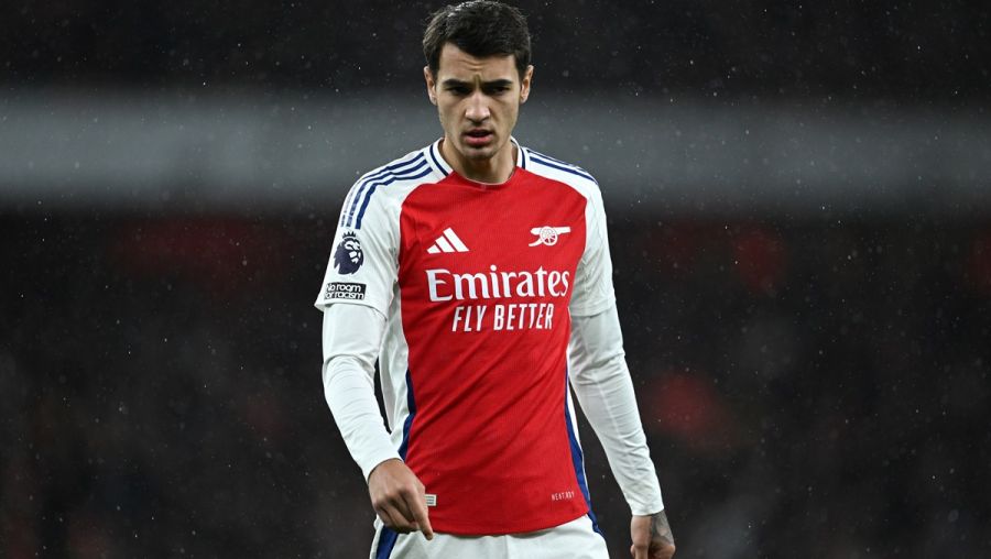 Arsenal keeps club waiting to sign player with private jet unused for ...