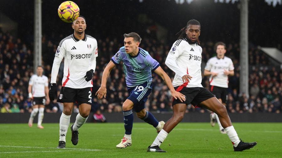 “No-one is stopping Arsenal” Chris Sutton predicts the Fulham v Arsenal ...