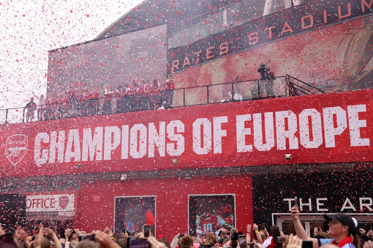 Champions of Europe: Emily Fox blown away by Arsenal Women fan ...