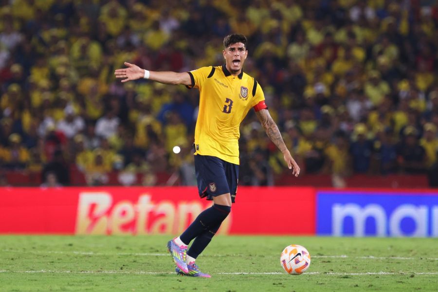 Official: Arsenal seal deadline day loan signing of Piero Hincapié ...