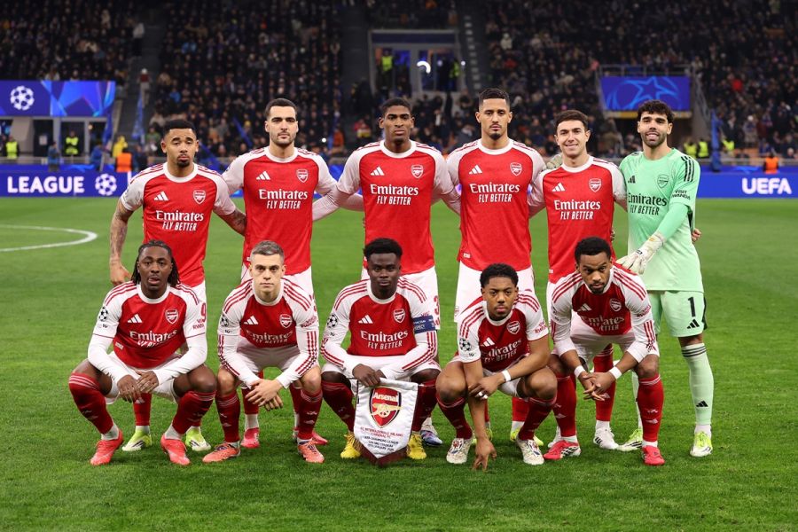 Jamie Carragher compares Arsenal to one of the best ever Man Utd teams ...