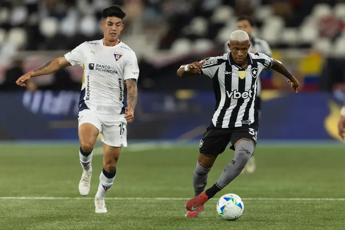 Arsenal target gives insight into the positions he can play for them ...
